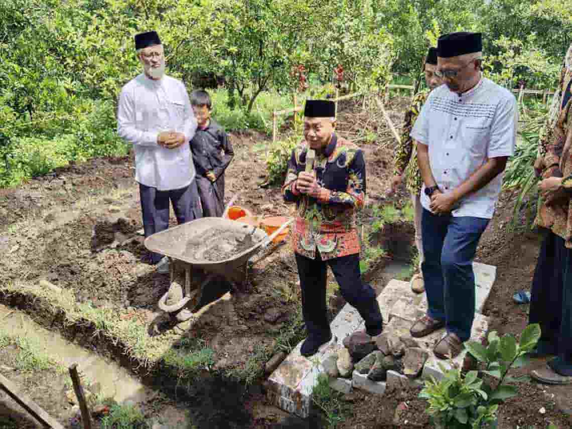 Peletakan Batu Pertama PPAM Putri Kota Batu - posmo